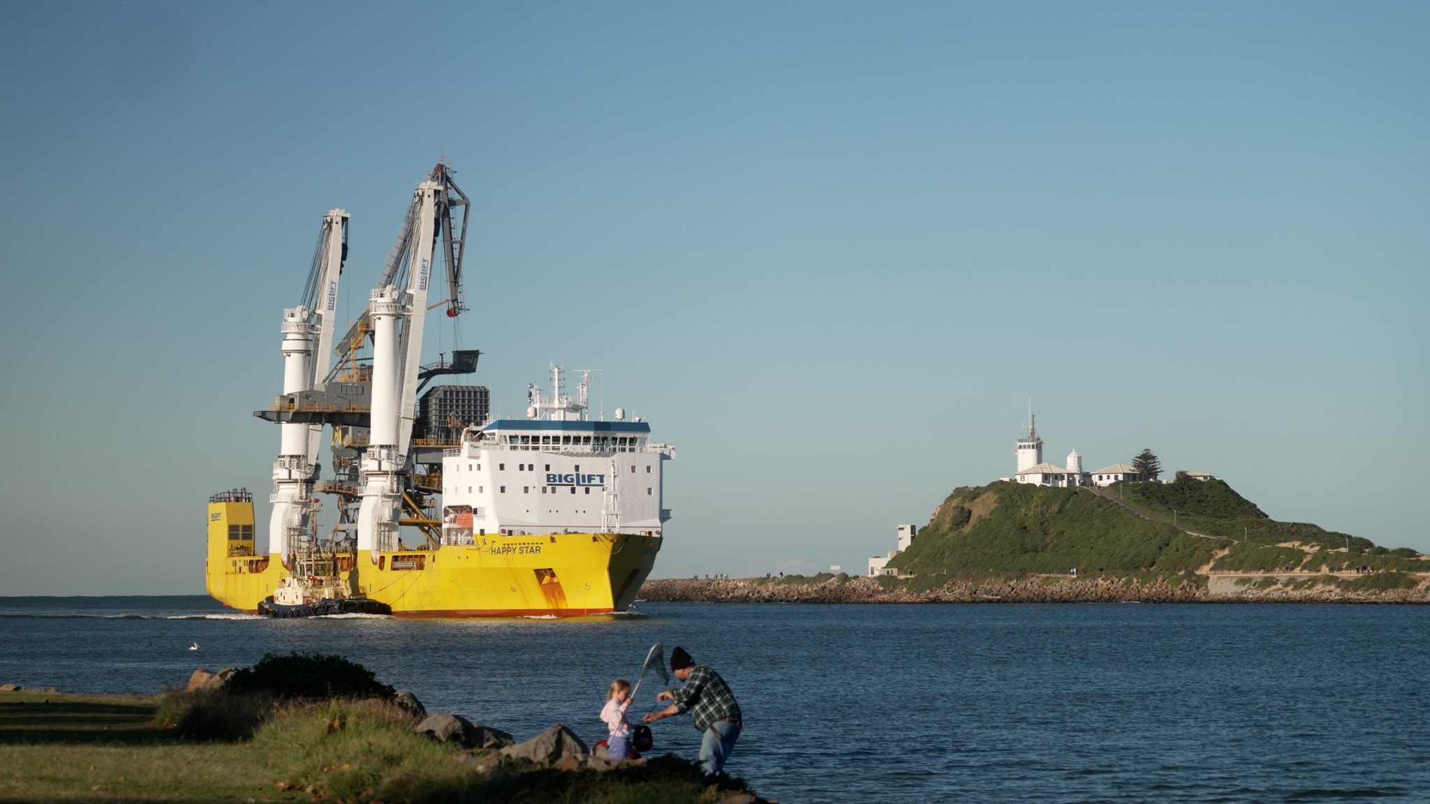 Heavy lift ship delivers mega cargo - Cranes & Lifting