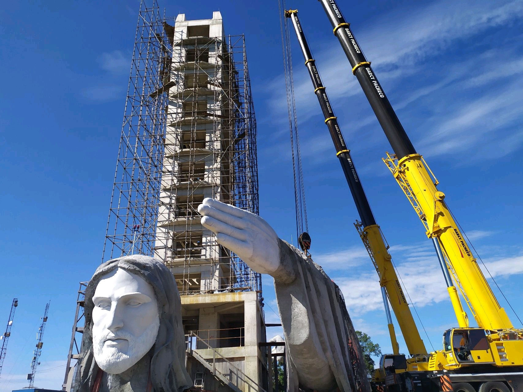 Divine lift with Liebherr - Cranes & Lifting