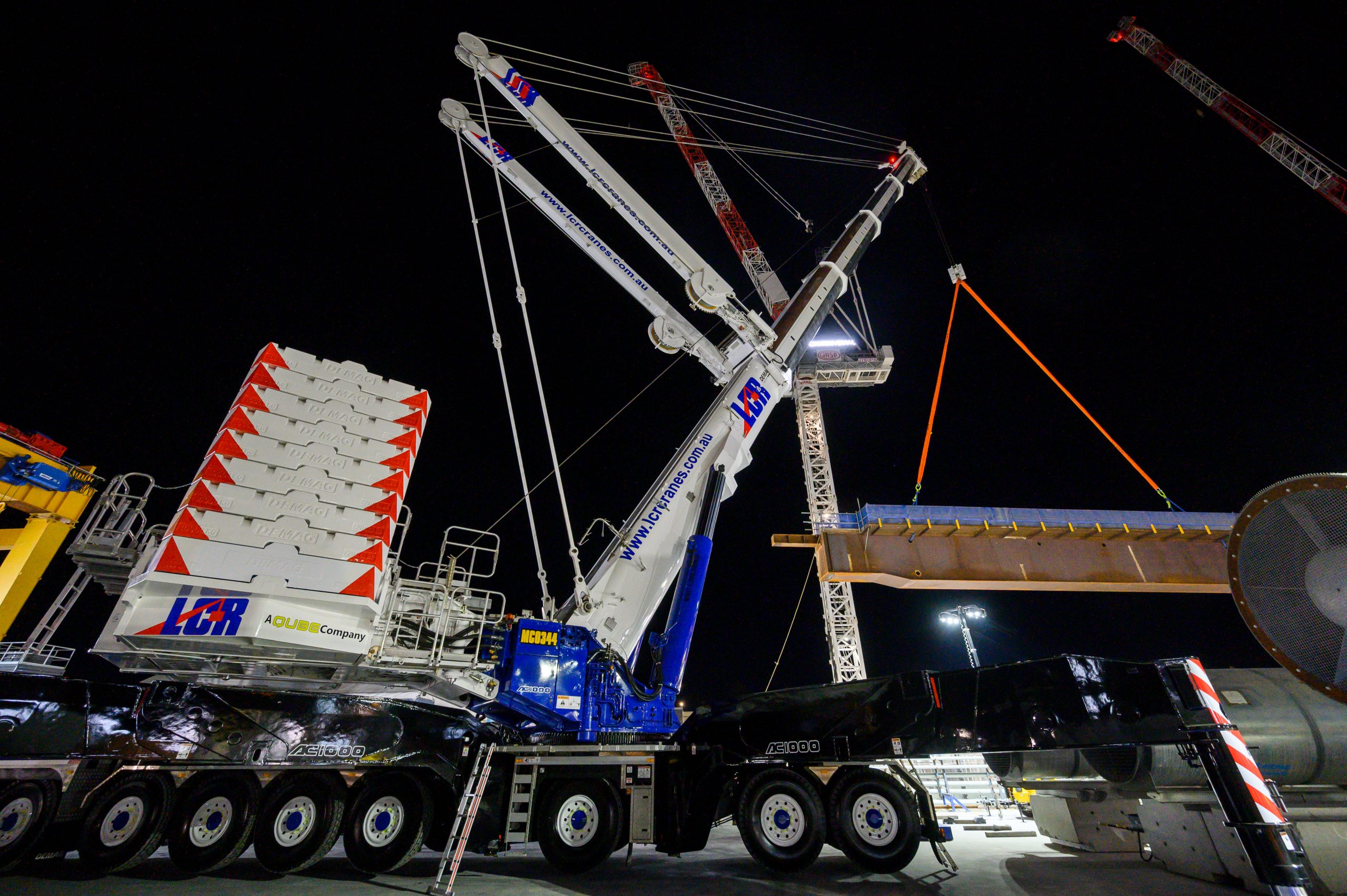 Big is beautiful - Cranes & Lifting