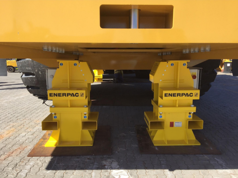 Big Cat gets safe lift - Cranes & Lifting
