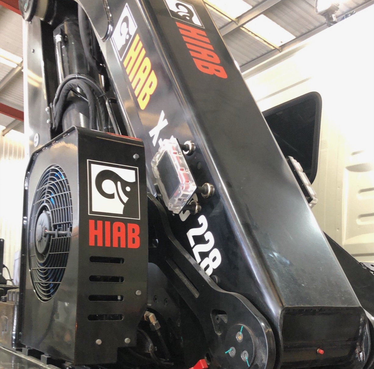 Working safely with high voltage electricity - Cranes & Lifting