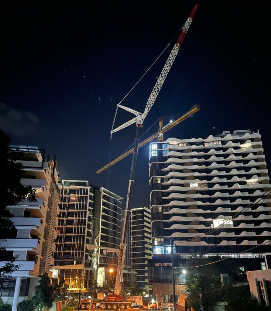 Complex tower crane dismantle made easy by Borger Cranes - Cranes & Lifting