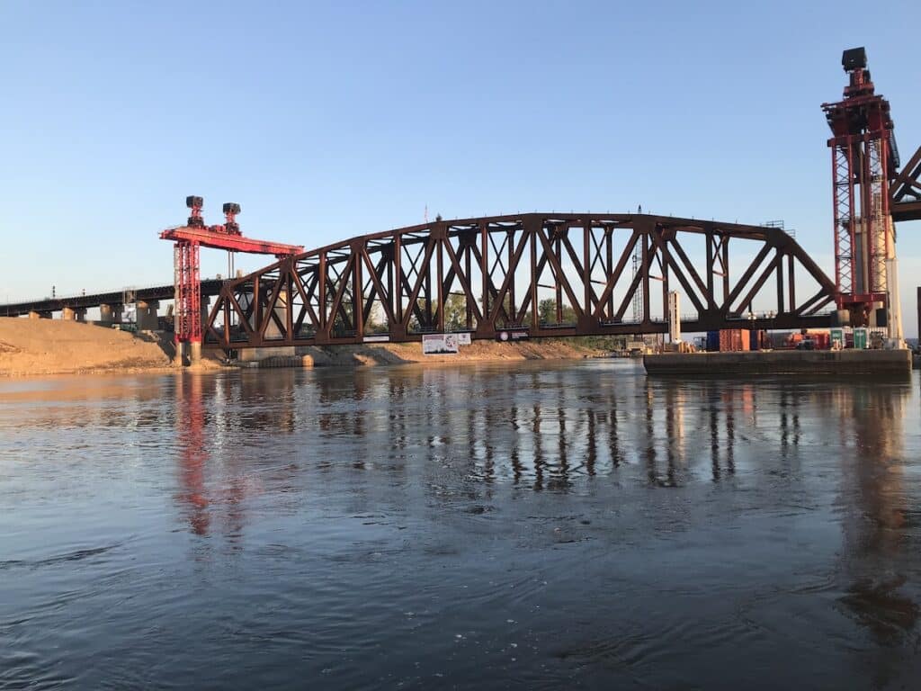 Customised lifting solution accelerates rail bridge rehabilitation ...