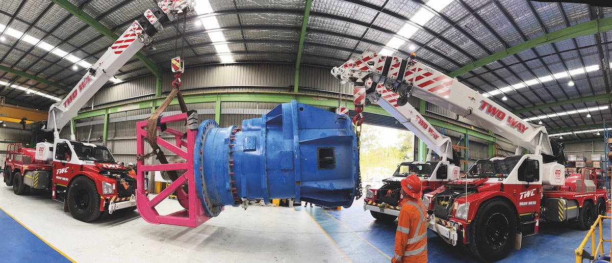 Two Ways’ Three Way Franna lift - Cranes & Lifting