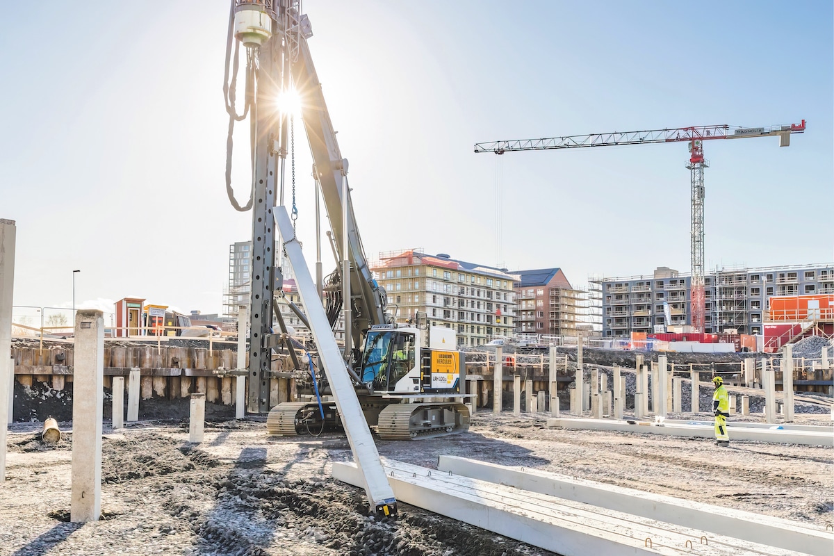 Liebherr go unplugged with zero-emission LRH 100.1 - Cranes & Lifting