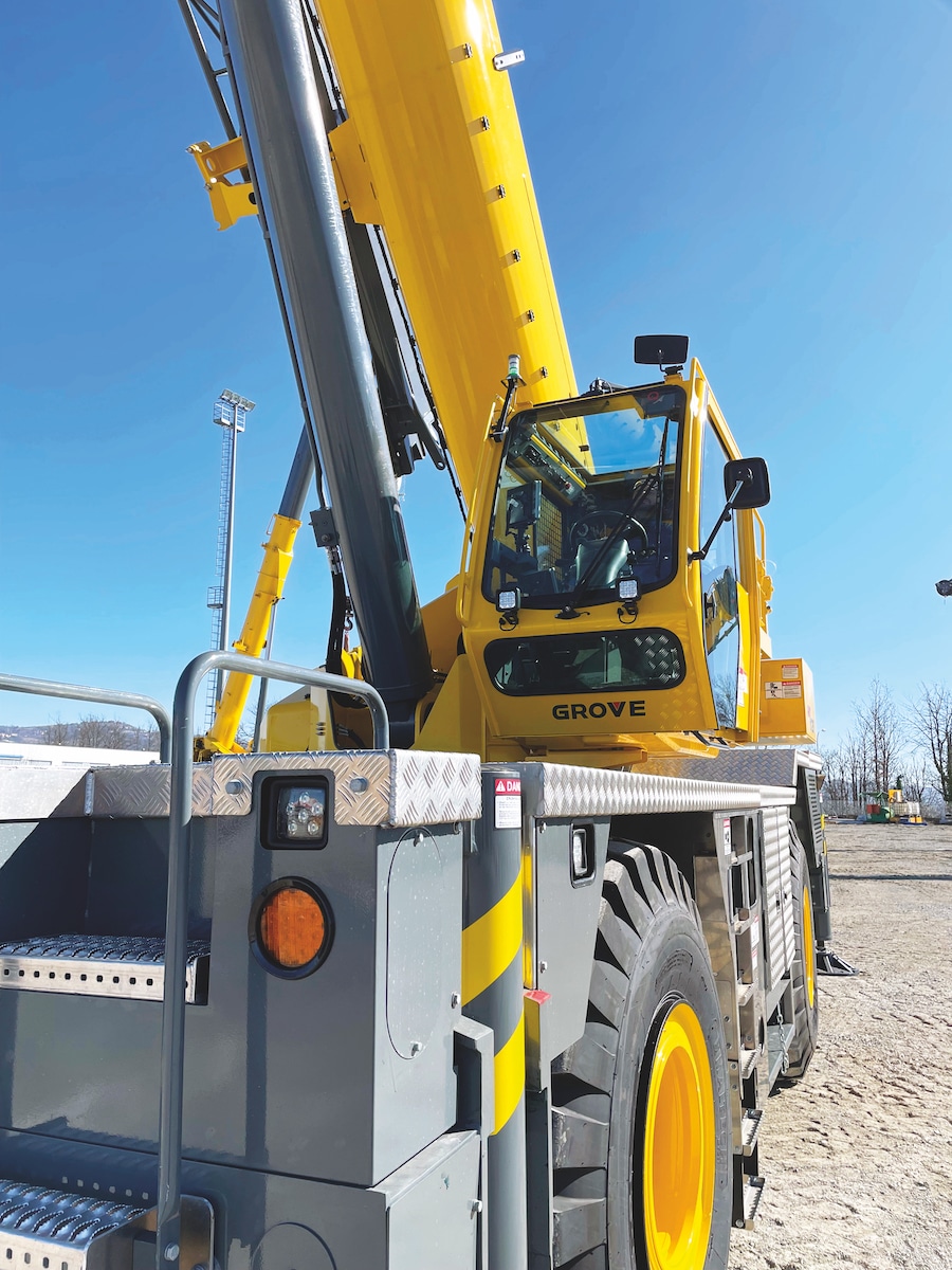Italian plant begins production of Grove GRT8120 rough-terrain cranes ...