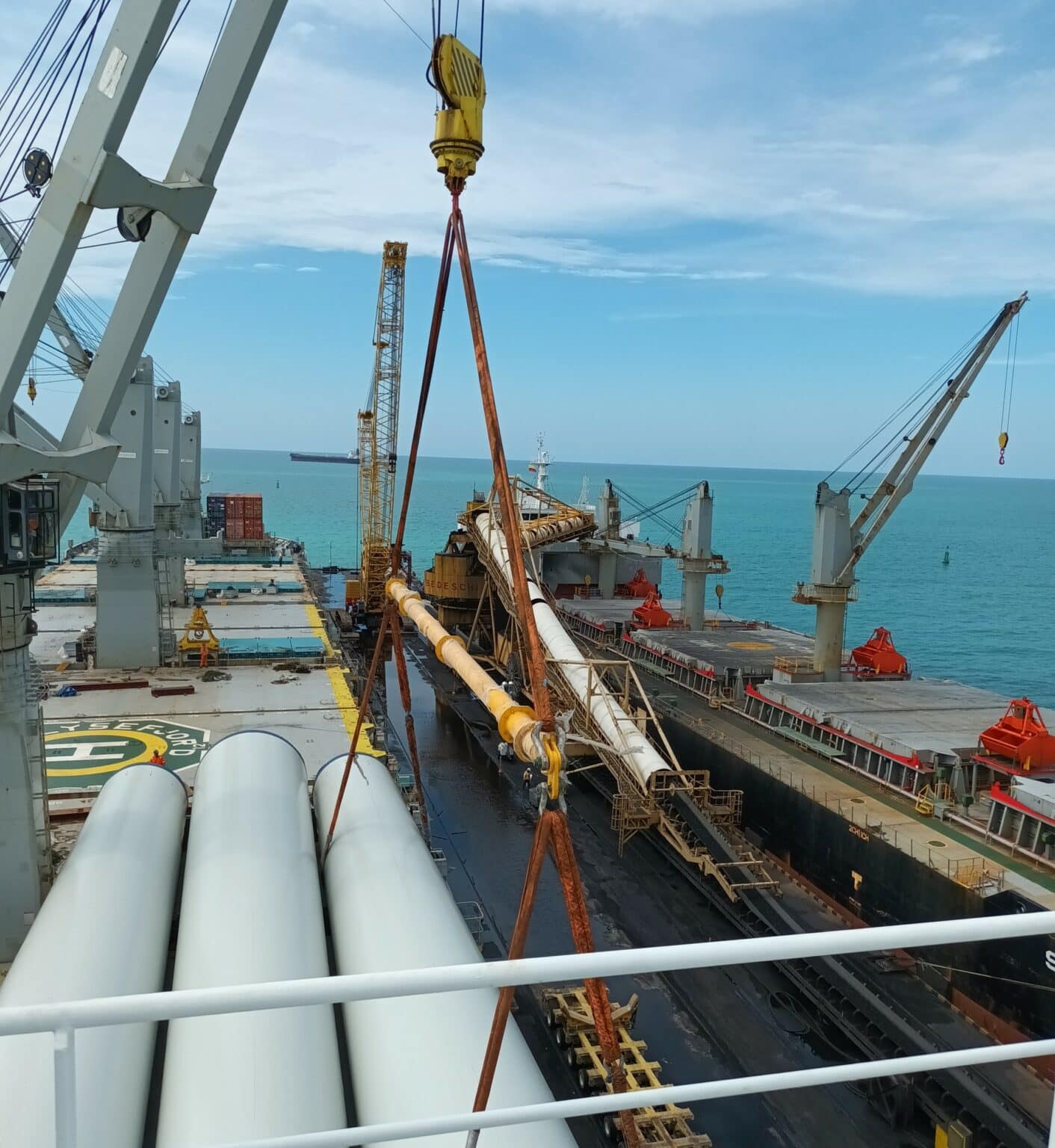 Modulift's MOD 250 Spreader Beam key in 63 tonne wind tower lifts ...