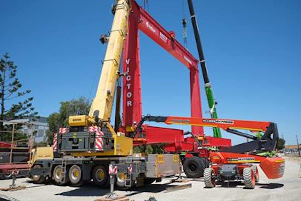 VIDEO – Cimolai gantry cranes assembled on Metronet - Cranes & Lifting