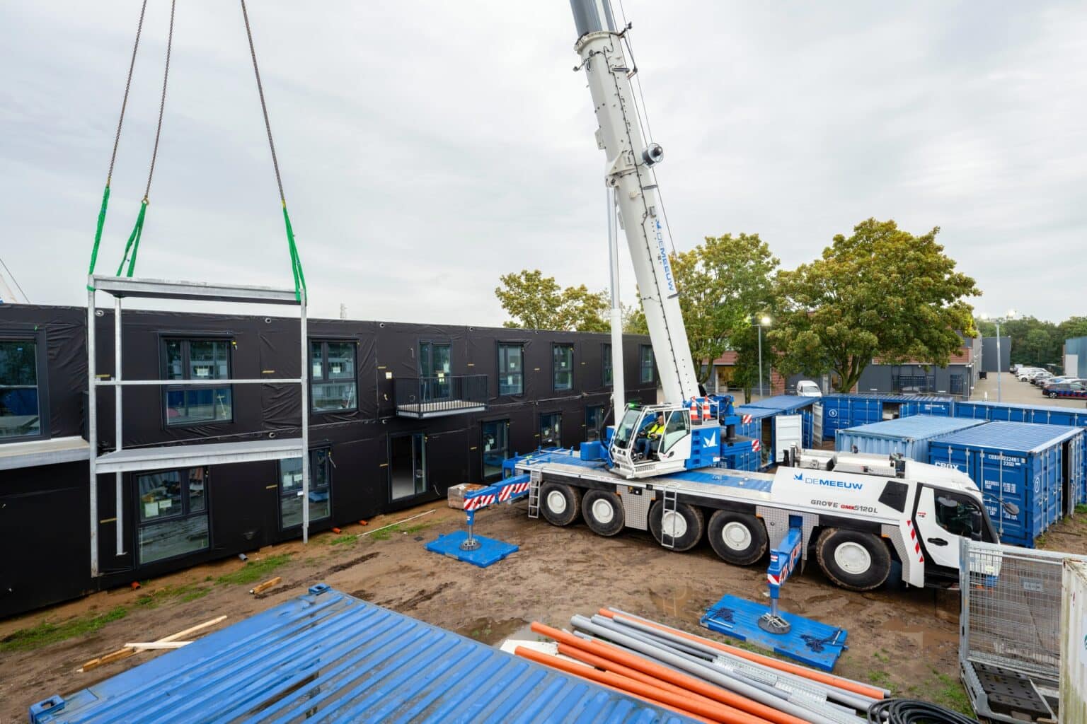 Grove GMK5120L aids housing crisis resolution - Cranes & Lifting