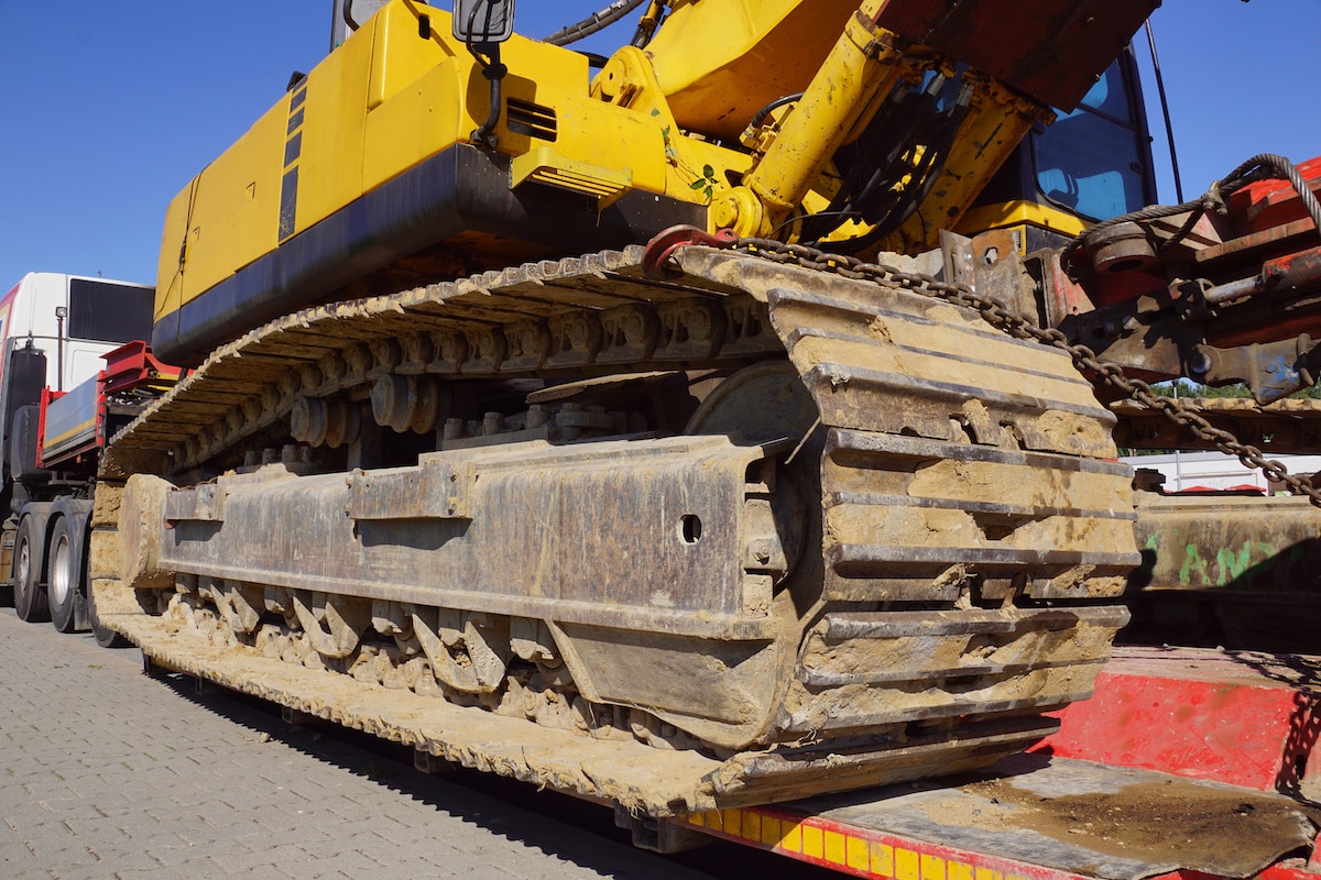 Regulator announces 24/7 heavy vehicle weight check pilot - Cranes ...