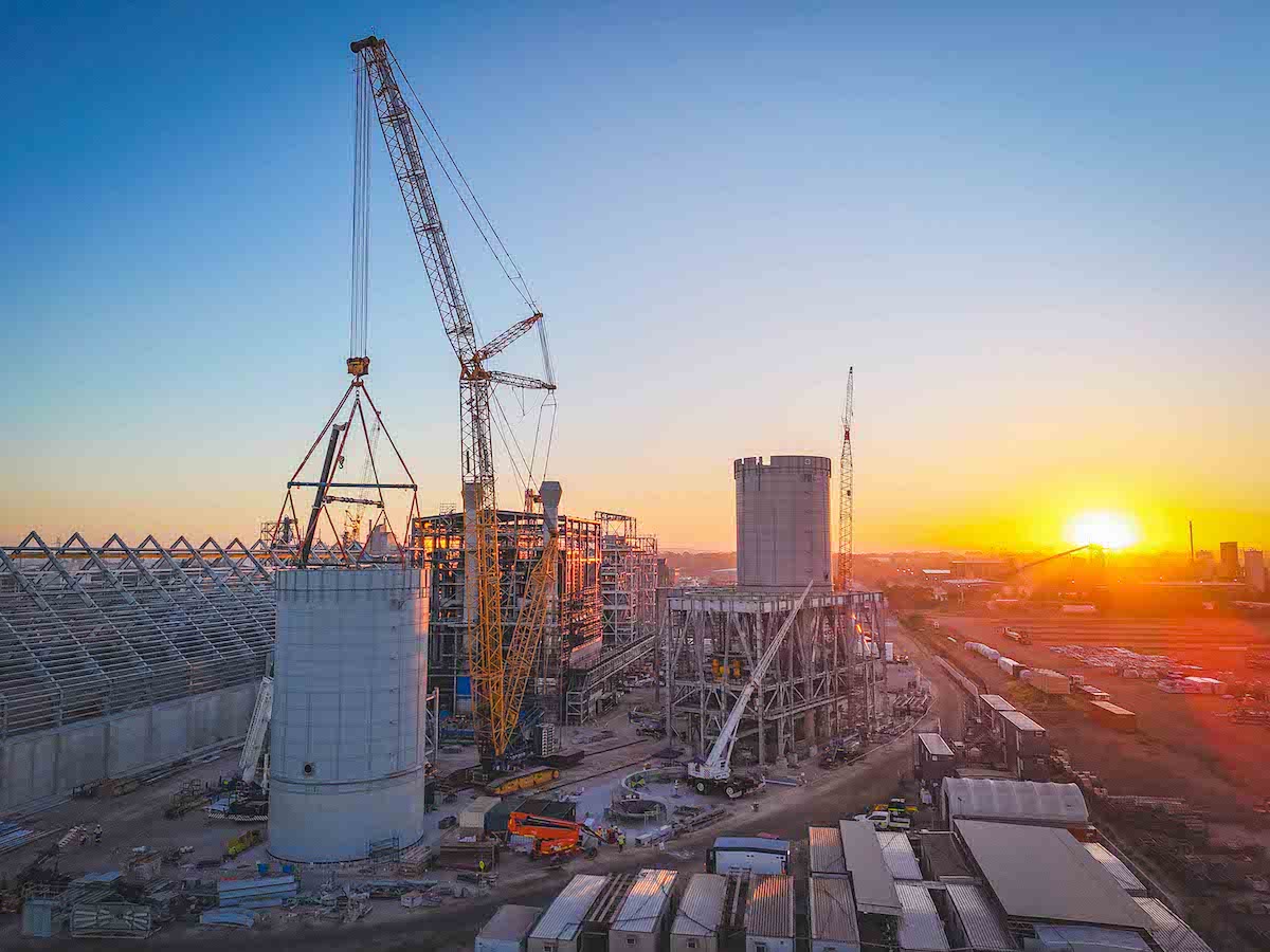 Sarens Australia deploys LR1350 on WA cement plant - Cranes & Lifting