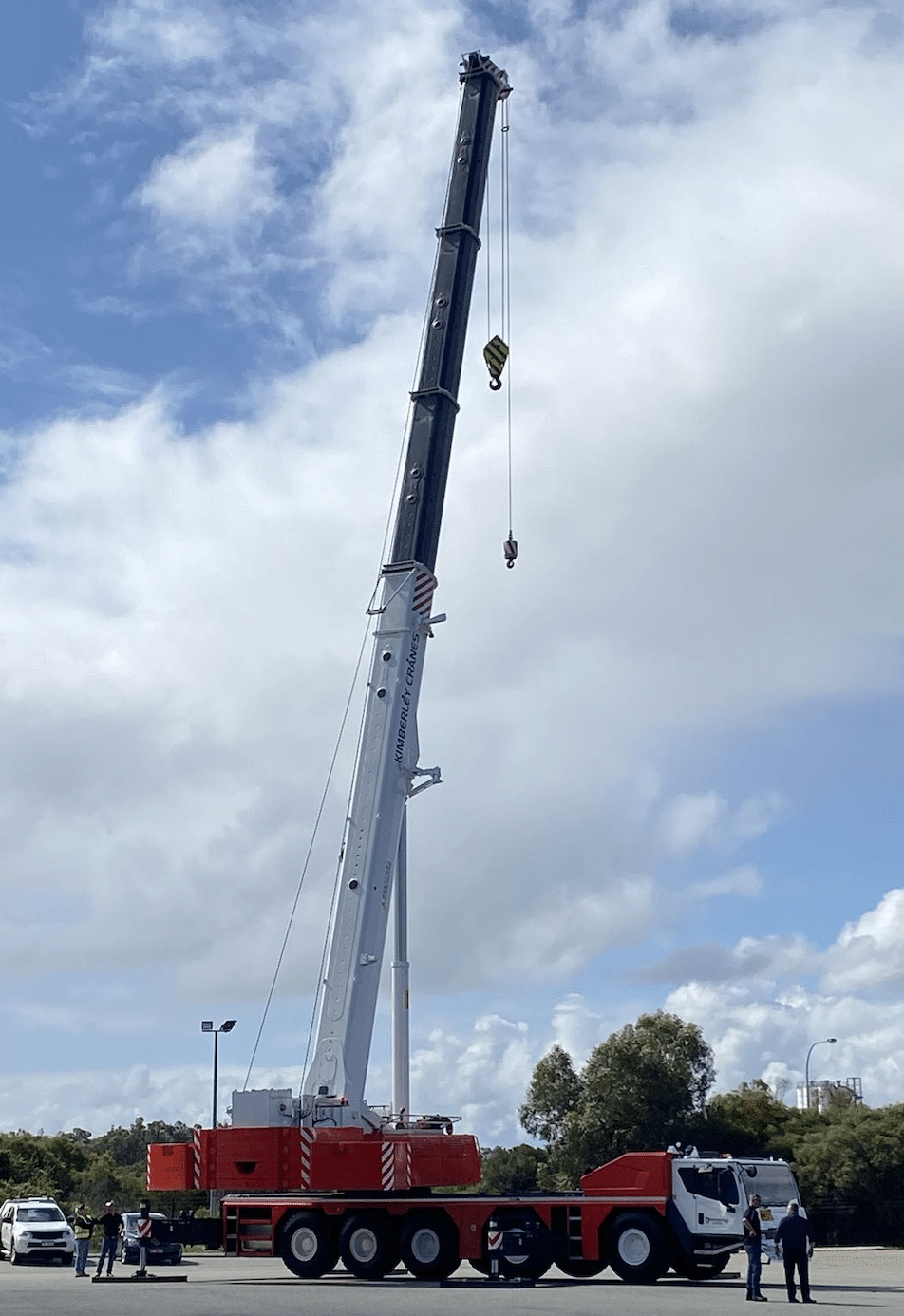 Big crane, big country - Cranes & Lifting