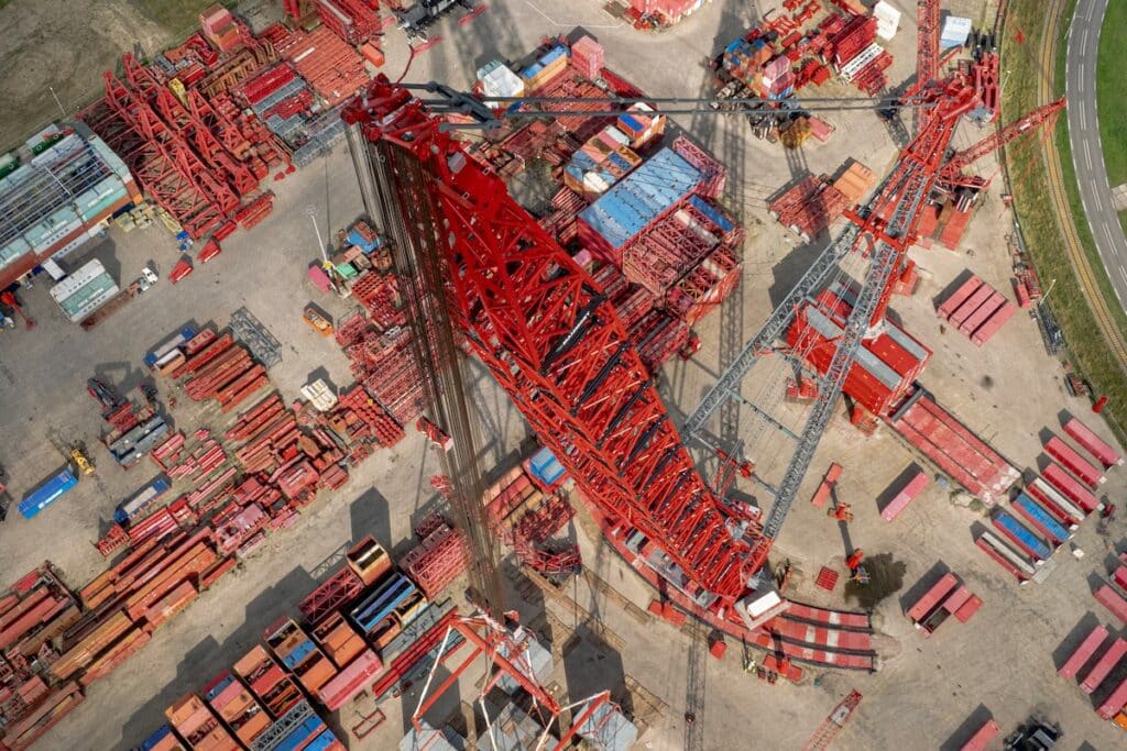 World’s strongest land-based crane passes test program - Cranes & Lifting