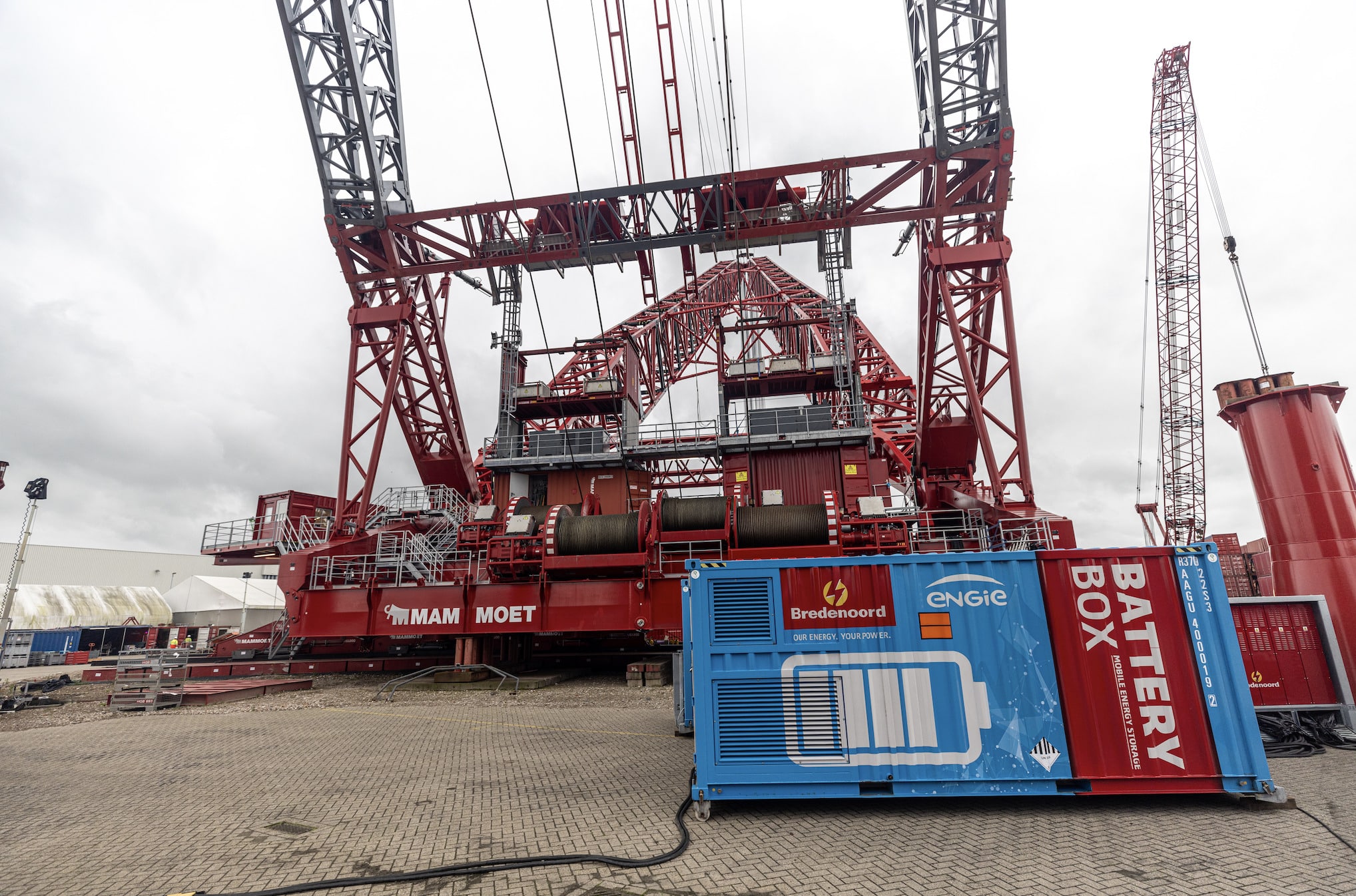 World’s strongest land-based crane completes fully electric operations ...