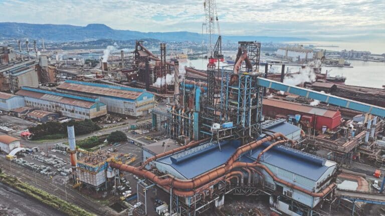 Marr completes project milestone lift on BlueScope No.6 Blast Furnace ...
