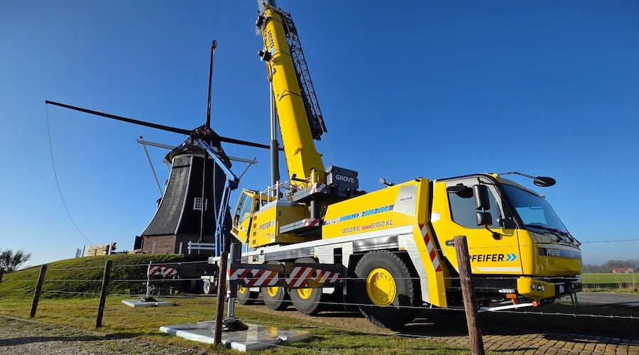 Grove crane helps restore historic 200-year-old windmill - Cranes & Lifting